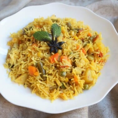 Vegetable Rice Pulao / Pilaf - Instant Pot Pressure Cooker - Piping Pot ...