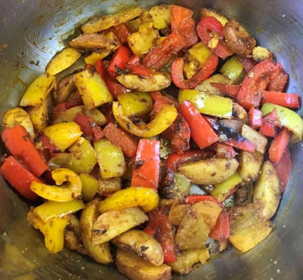 Aloo Simla Mirch (Bell Pepper & Potato Stir fry) - Piping Pot Curry