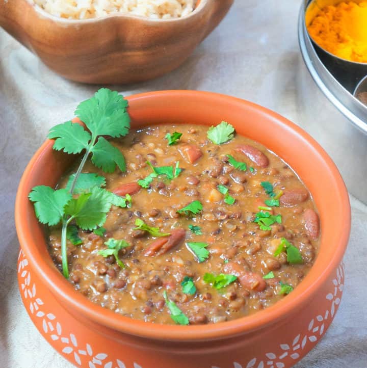 Easy Punjabi Moth Dal (Matki Curry) - Piping Pot Curry