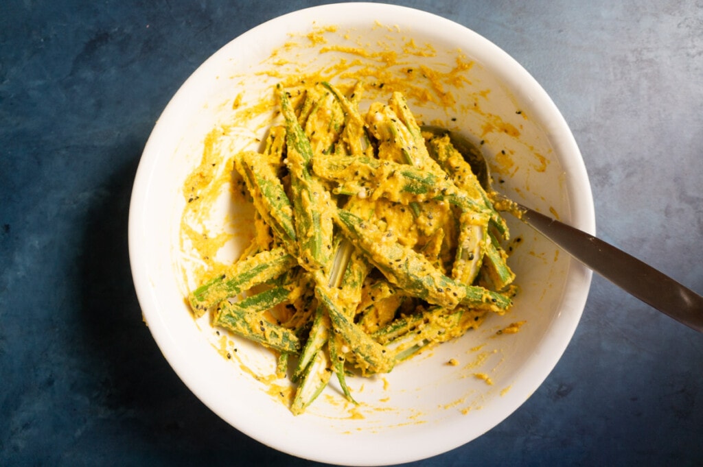 Kurkuri Bhindi (Crispy Bhindi Fry) - Piping Pot Curry
