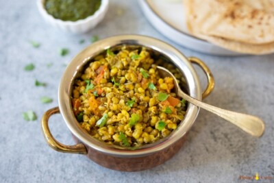 Easy Sprouts Curry - Piping Pot Curry