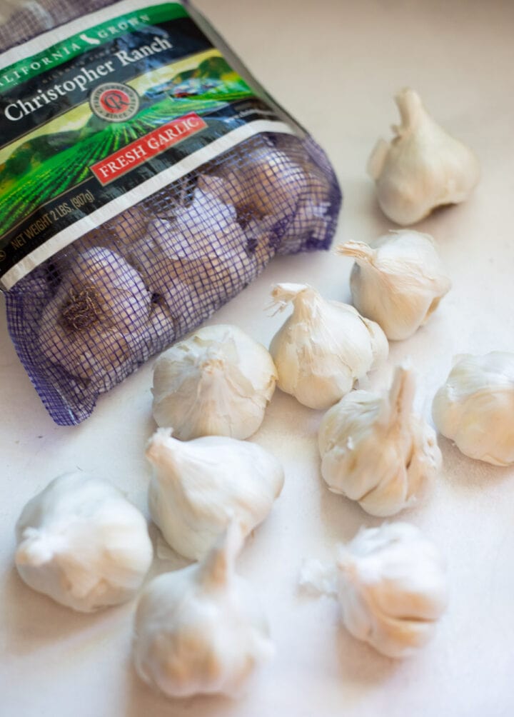 How to Peel, Cut and Mince Garlic the Right Way? - Piping Pot Curry