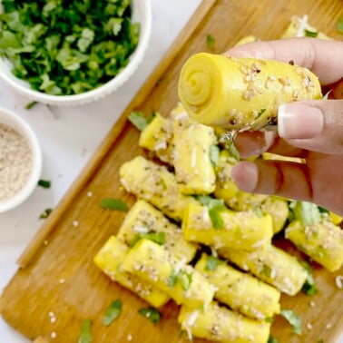 Best Gujarati Khandvi Recipe - Piping Pot Curry
