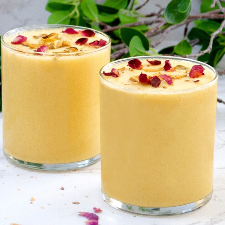 Easy Mango Milkshake (5 Minute Recipe) - Piping Pot Curry