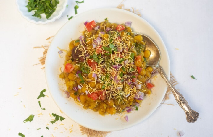 Easy Ragda Chaat (Matar Chaat) - Piping Pot Curry