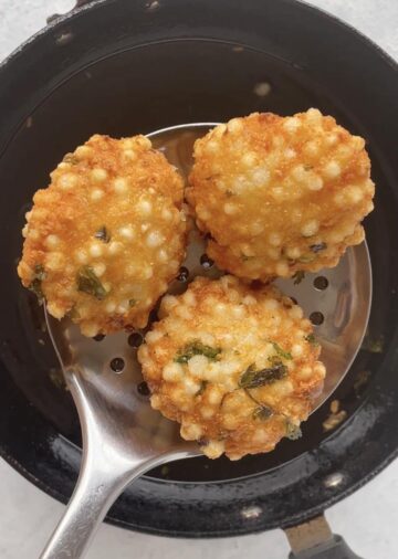Crispy Sabudana Vada (+Air Fryer Option) - Piping Pot Curry