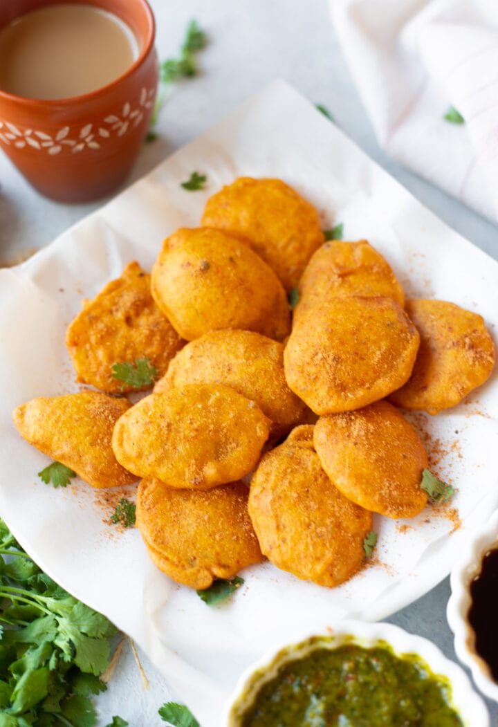 Aloo Pakora - Piping Pot Curry