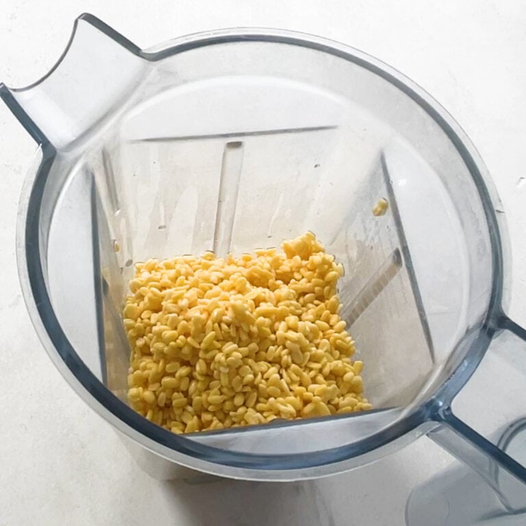 Moong Dal Chilla Piping Pot Curry