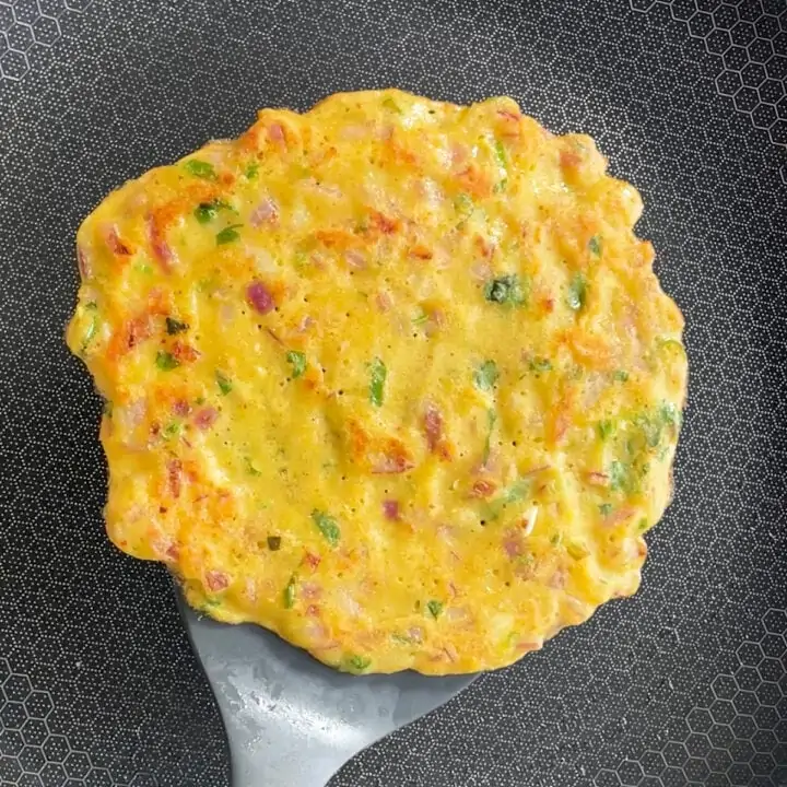 Moong Dal Chilla Piping Pot Curry