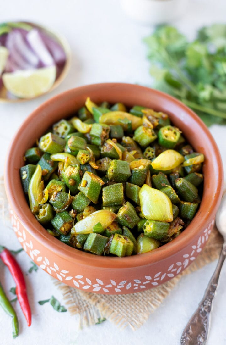 Bhindi do Pyaza - Piping Pot Curry