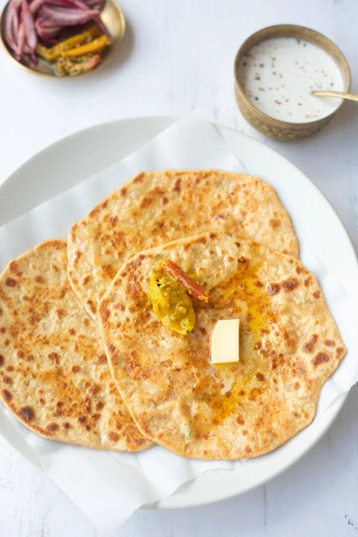 Mooli Paratha (Radish Stuffed Flatbread) - Piping Pot Curry