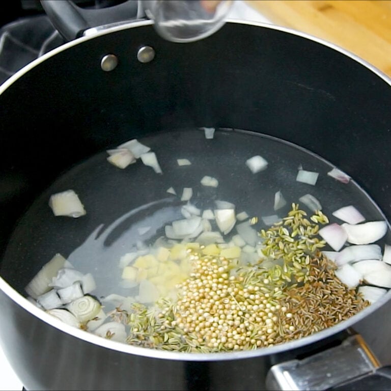 Mutton Yakhni Pulao - Piping Pot Curry