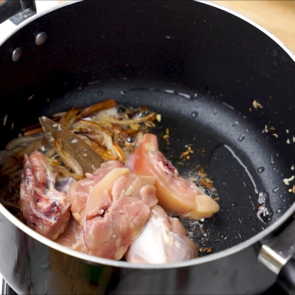 Chicken Pulao (Easy, One-Pot Recipe) - Piping Pot Curry