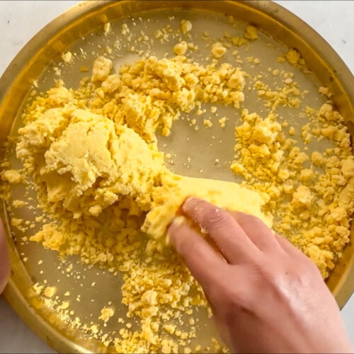 Makki ki Roti (Punjabi Cornmeal Flatbread) - Piping Pot Curry