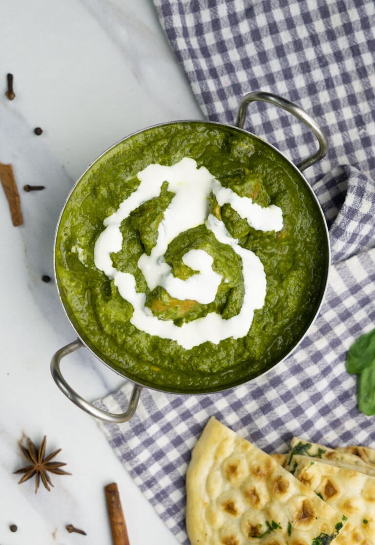 Chicken Saag (Chicken Spinach Curry) - Piping Pot Curry