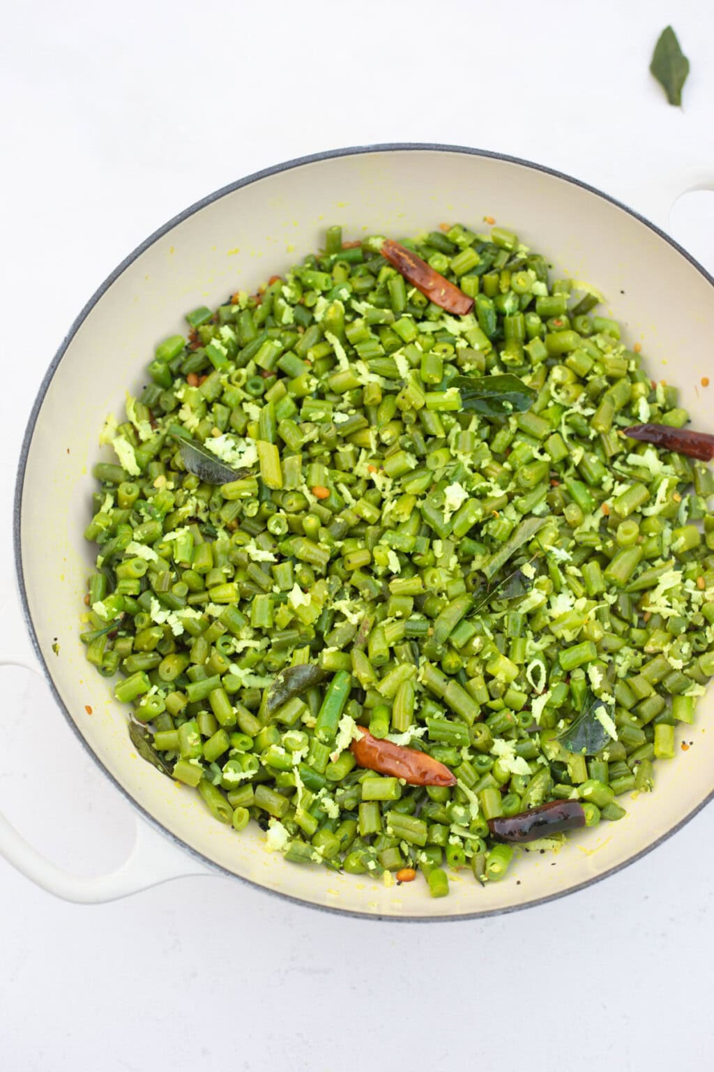 Beans Poriyal (South Indian Green Beans) - Piping Pot Curry