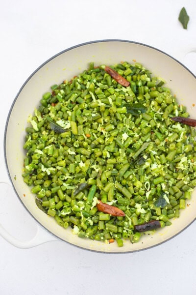 Beans Poriyal (South Indian Green Beans) - Piping Pot Curry