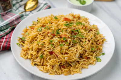 Tomato Rice (Thakkali Sadam) - Piping Pot Curry