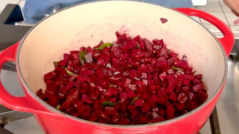 Beetroot Poriyal - Piping Pot Curry
