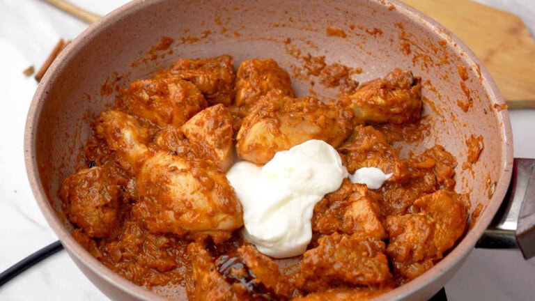 Chicken Bhuna - Piping Pot Curry