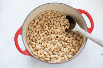 How to cook White Beans? - Piping Pot Curry