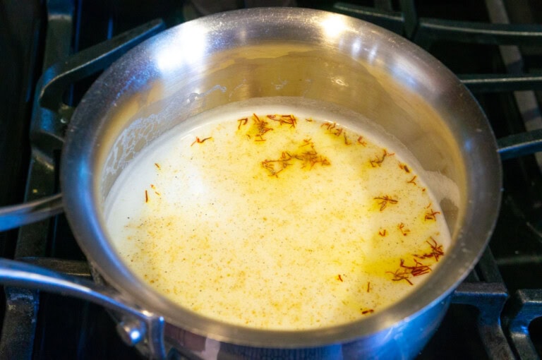 Sooji Halwa (Indian Semolina Pudding) - Piping Pot Curry