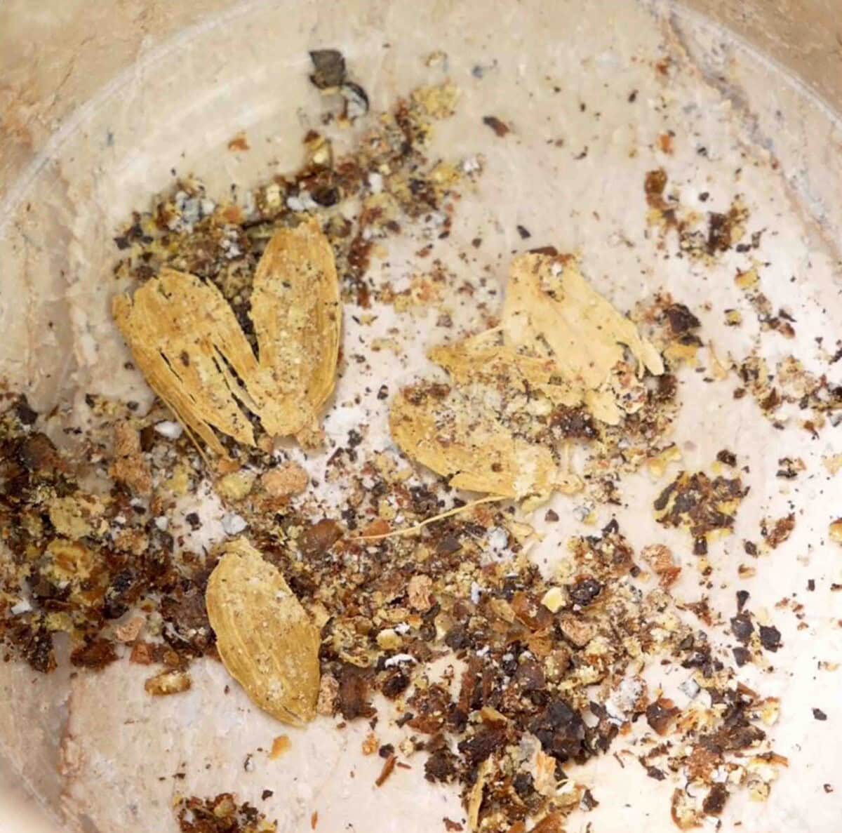 Haldi Doodh (Golden Turmeric Milk) - Piping Pot Curry